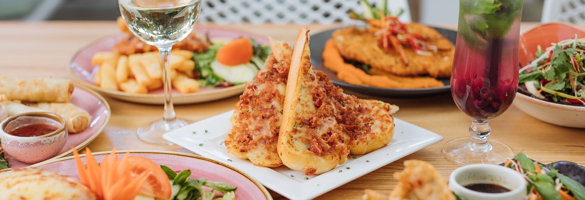 Brisbane Restaurant & Pub Food - The Calamvale Hotel